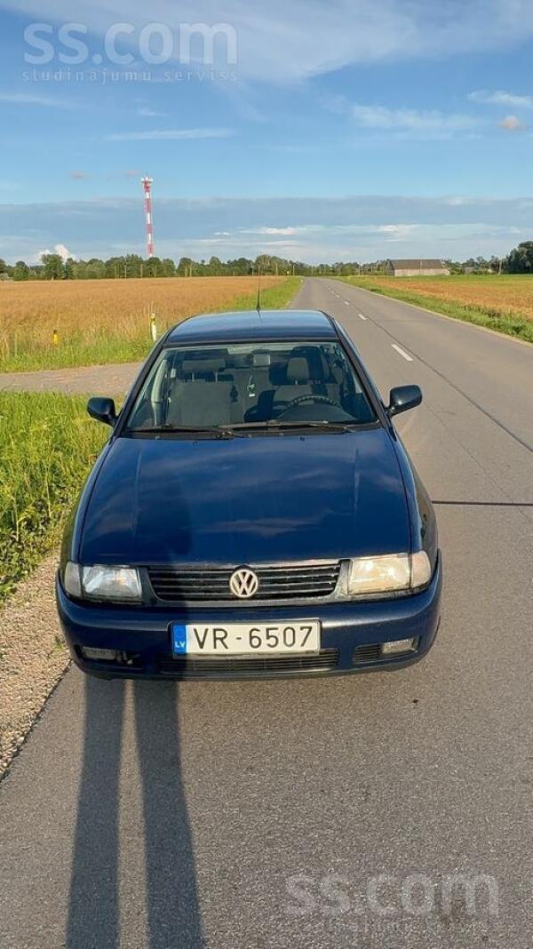 Blue Volkswagen Polo 1998 in Bauska, with an engine capacity of 1.40 L and mileage of 267 thousand km for 800 €, photo 3 on AUTOMOTO.COM.LV