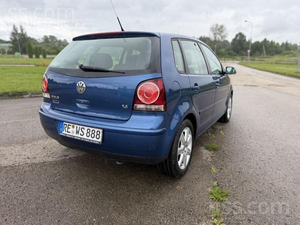Blue Volkswagen Polo 2006 in Ludza, with an engine capacity of 1.40 L and mileage of 228 thousand km for 2250 €, photo 9 on AUTOMOTO.COM.LV
