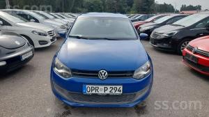 Zils Volkswagen Polo 2009 Rīga, ar dzinēja tilpumu 1.40 L un nobraukumu 140 tūkst. km par 4000 €, foto  vietnē AUTOMOTO.COM.LV
