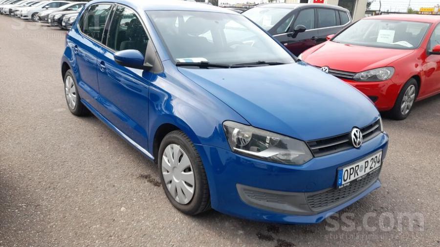 Blue Volkswagen Polo 2009 in Riga, with an engine capacity of 1.40 L and mileage of 140 thousand km for 4000 €, photo 4 on AUTOMOTO.COM.LV