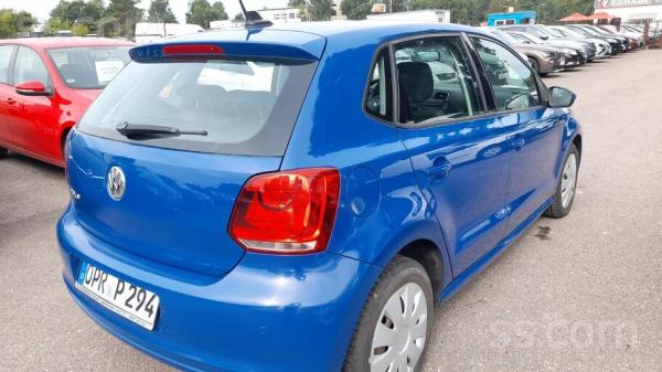 Zils Volkswagen Polo 2009 Rīga, ar dzinēja tilpumu 1.40 L un nobraukumu 140 tūkst. km par 4000 €, foto 4 vietnē AUTOMOTO.COM.LV