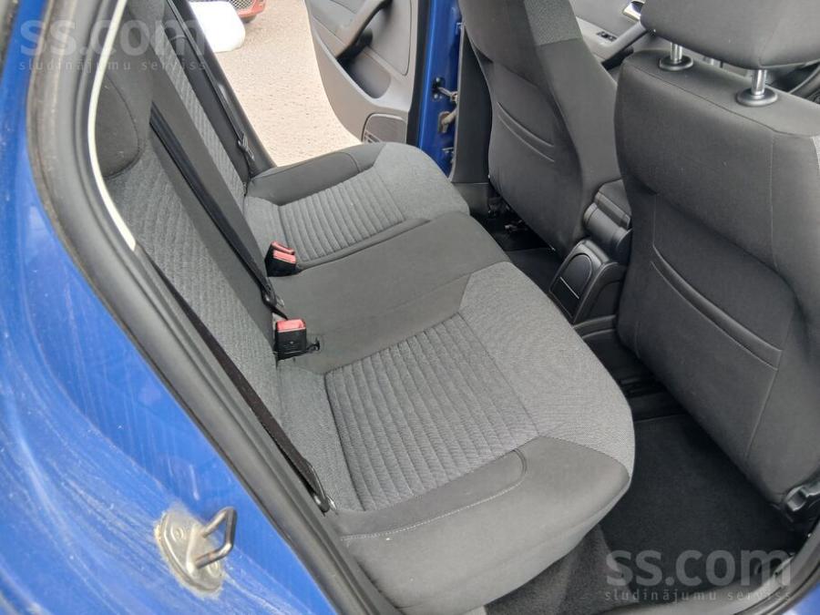 Blue Volkswagen Polo 2009 in Riga, with an engine capacity of 1.40 L and mileage of 140 thousand km for 4000 €, photo 19 on AUTOMOTO.COM.LV