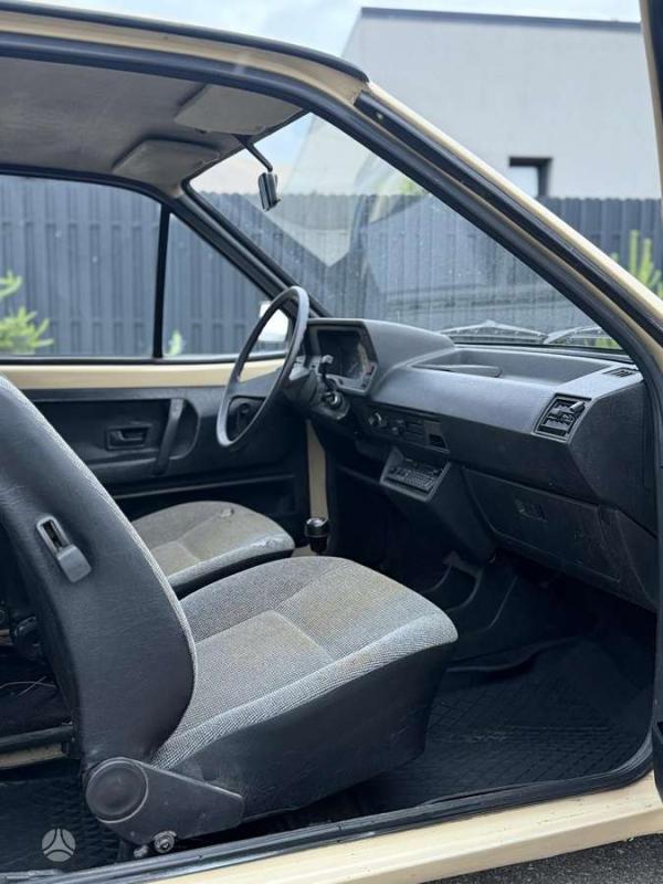Brūns Volkswagen Polo 1986 Viļņa, ar dzinēja tilpumu 1.04 L un nobraukumu 73 tūkst. km par 1750 €, foto 8 vietnē AUTOMOTO.COM.LV