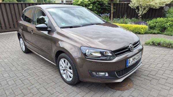 Brown Volkswagen Polo 2011 in Vilnius, with an engine capacity of 1.39 L and mileage of 171 thousand km for 4250 €, photo 3 on AUTOMOTO.COM.LV