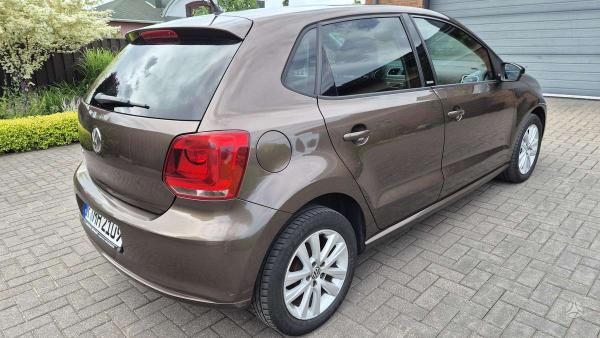Brown Volkswagen Polo 2011 in Vilnius, with an engine capacity of 1.39 L and mileage of 171 thousand km for 4250 €, photo 5 on AUTOMOTO.COM.LV