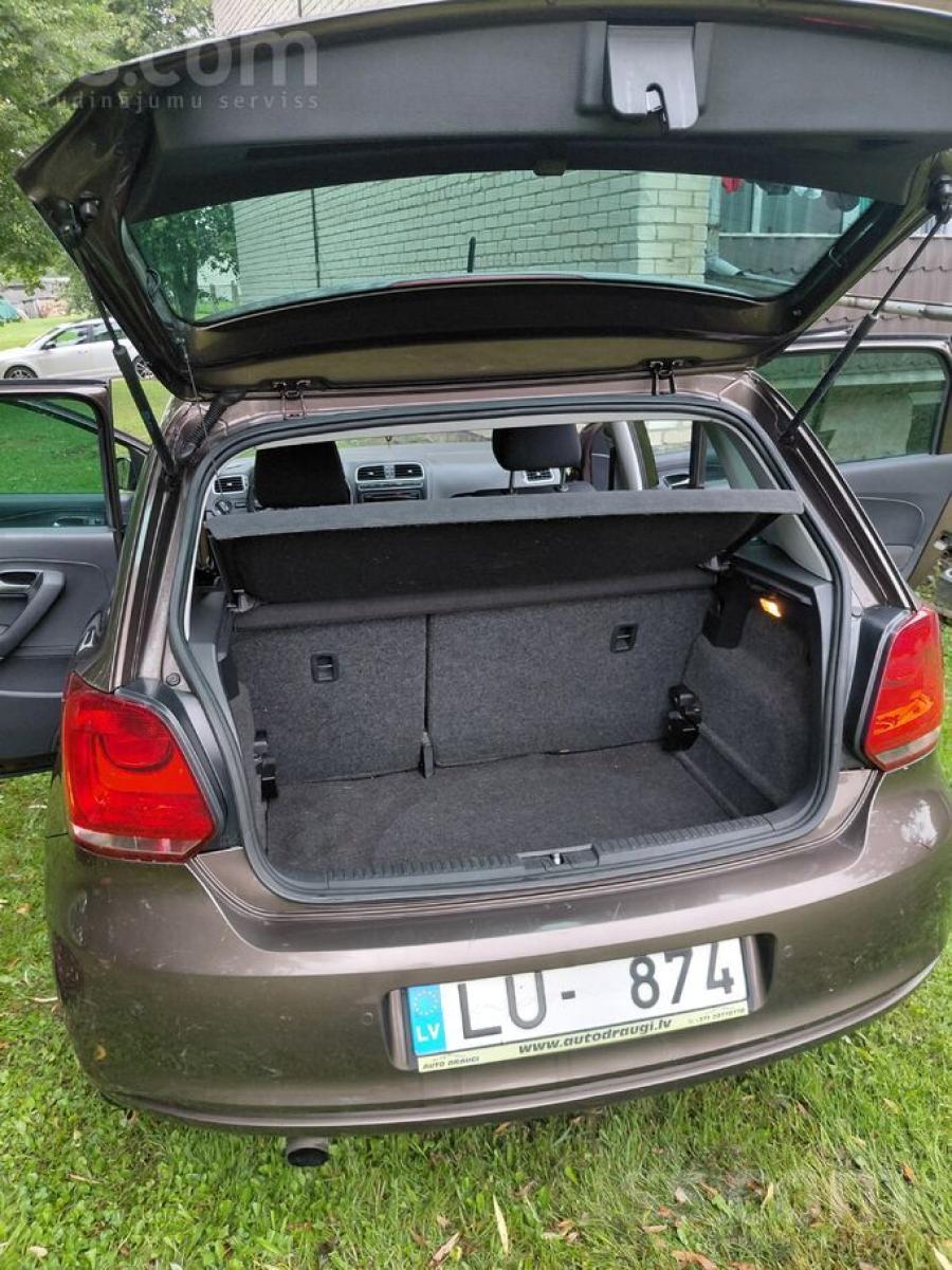 Brown Volkswagen Polo 2011 in Saldus, with an engine capacity of 1.60 L and mileage of 328 thousand km for 3200 €, photo 9 on AUTOMOTO.COM.LV