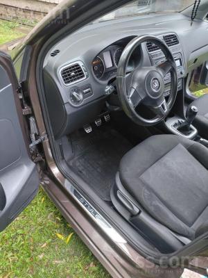 Brown Volkswagen Polo 2011 in Saldus, with an engine capacity of 1.60 L and mileage of 328 thousand km for 3200 €, photo 15 on AUTOMOTO.COM.LV