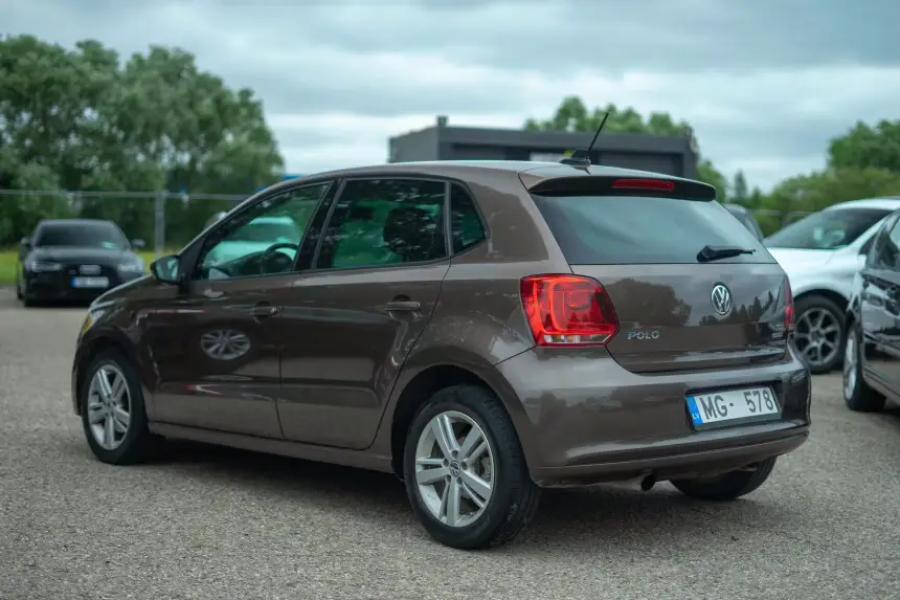 Brūns Volkswagen Polo 2012 Liepāja, ar dzinēja tilpumu 1.60 L un nobraukumu 276 tūkst. km par 4500 €, foto 3 vietnē AUTOMOTO.COM.LV