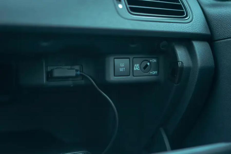 Brūns Volkswagen Polo 2012 Liepāja, ar dzinēja tilpumu 1.60 L un nobraukumu 276 tūkst. km par 4500 €, foto 25 vietnē AUTOMOTO.COM.LV
