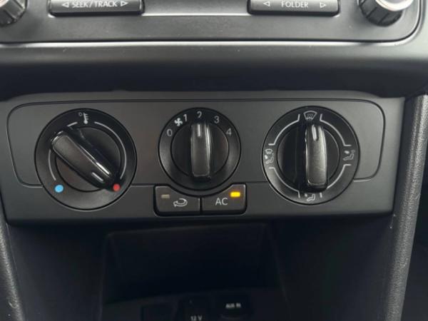 Brūns Volkswagen Polo 2013 Rīga, ar dzinēja tilpumu 1.60 L un nobraukumu 257 tūkst. km par 5350 €, foto 5 vietnē AUTOMOTO.COM.LV