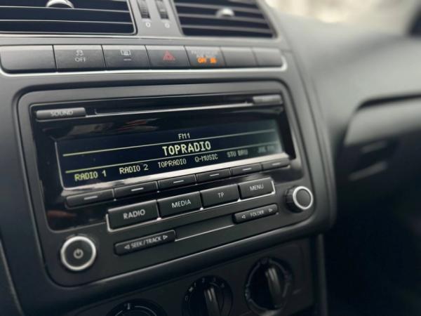 Brūns Volkswagen Polo 2013 Rīga, ar dzinēja tilpumu 1.60 L un nobraukumu 257 tūkst. km par 5350 €, foto 9 vietnē AUTOMOTO.COM.LV