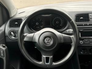 Brown Volkswagen Polo 2013 in Riga, with an engine capacity of 1.60 L and mileage of 257 thousand km for 5350 €, photo 16 on AUTOMOTO.COM.LV