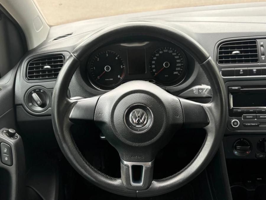 Brown Volkswagen Polo 2013 in Riga, with an engine capacity of 1.60 L and mileage of 257 thousand km for 5350 €, photo 16 on AUTOMOTO.COM.LV