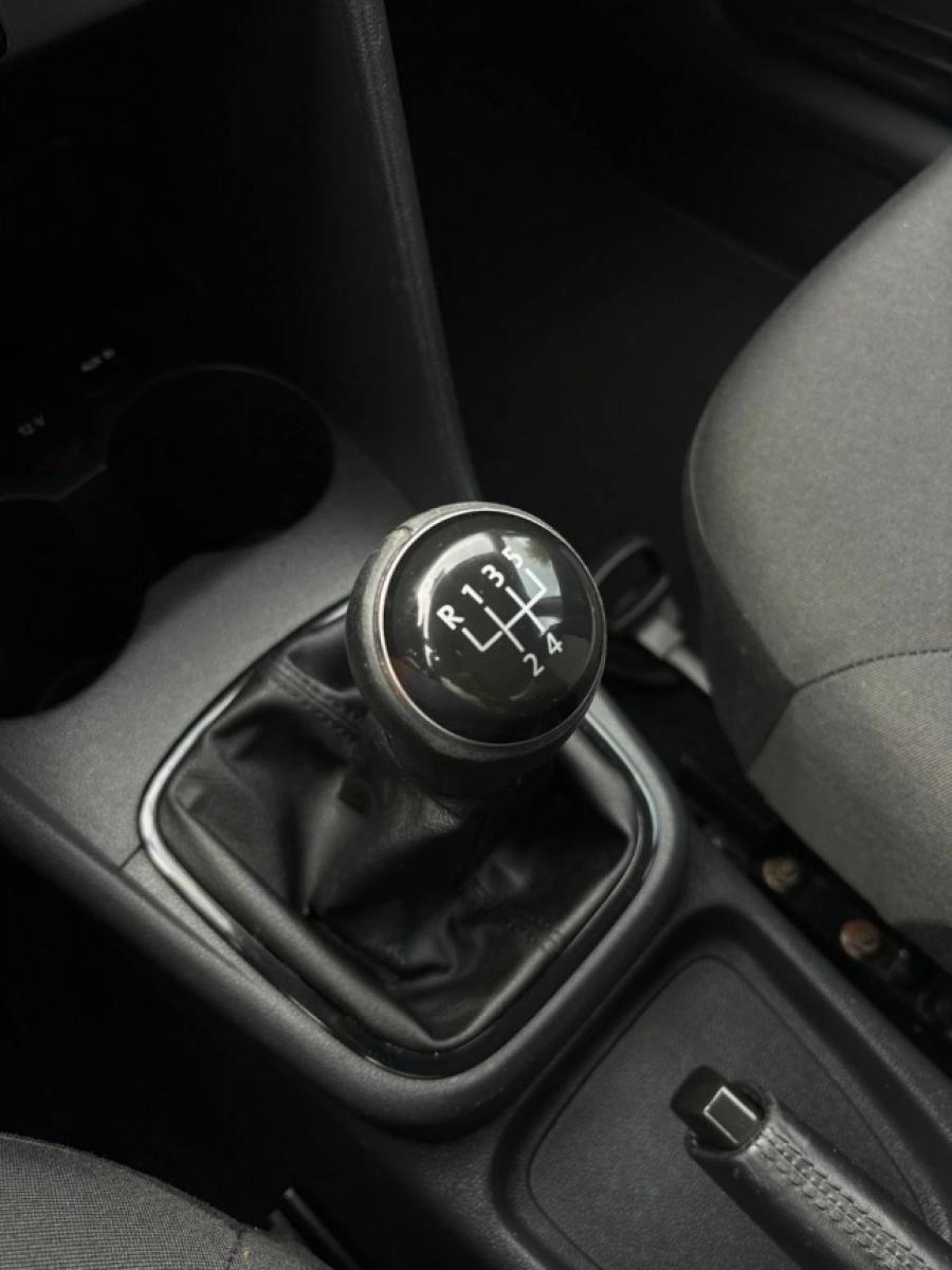 Brown Volkswagen Polo 2013 in Riga, with an engine capacity of 1.60 L and mileage of 257 thousand km for 5350 €, photo 21 on AUTOMOTO.COM.LV