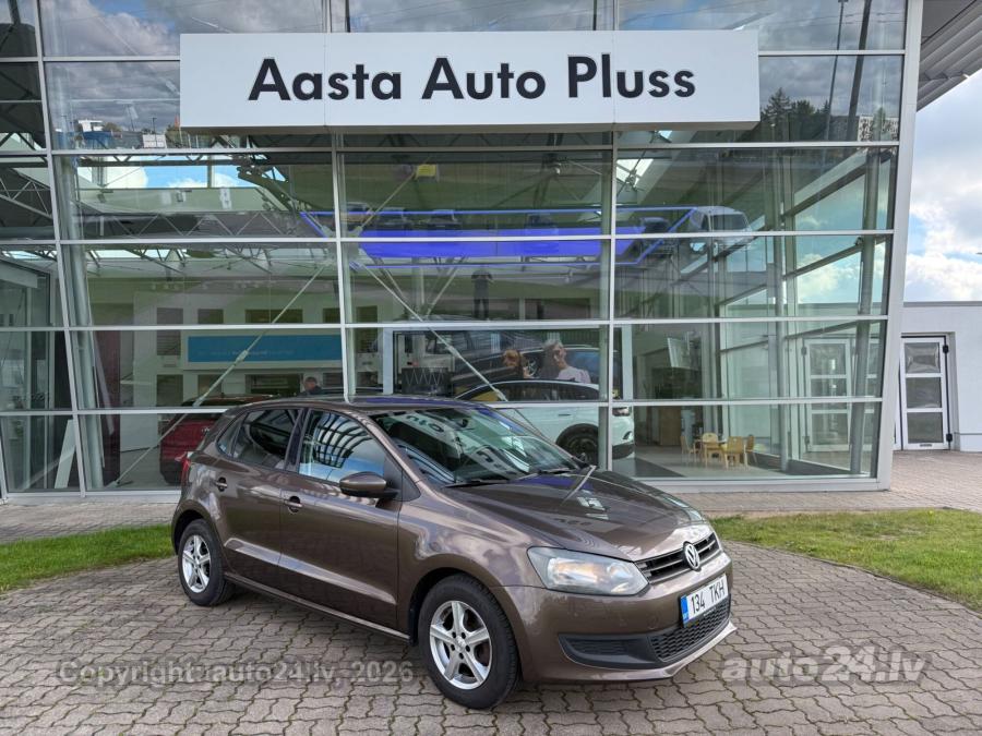 Brown Volkswagen Polo 2013 in Tartu, with an engine capacity of 1.40 L and mileage of 136 thousand km for 4900 €, photo 4 on AUTOMOTO.COM.LV