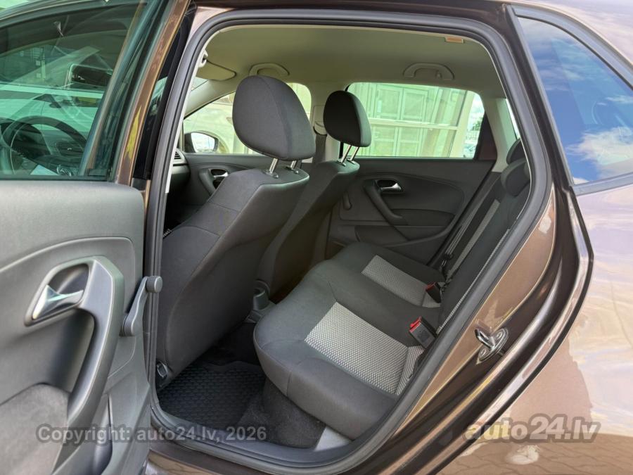 Brown Volkswagen Polo 2013 in Tartu, with an engine capacity of 1.40 L and mileage of 136 thousand km for 4900 €, photo 9 on AUTOMOTO.COM.LV