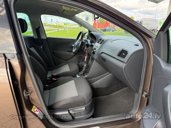 Brown Volkswagen Polo 2013 in Tartu, with an engine capacity of 1.40 L and mileage of 136 thousand km for 4900 €, photo 11 on AUTOMOTO.COM.LV