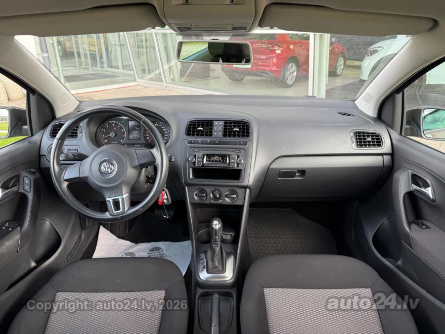 Brown Volkswagen Polo 2013 in Tartu, with an engine capacity of 1.40 L and mileage of 136 thousand km for 4900 €, photo 13 on AUTOMOTO.COM.LV