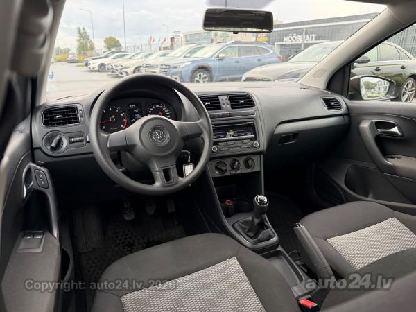 Volkswagen Polo 2014 in Tallinn on AUTOMOTO.COM.LV Brown Volkswagen Polo 2014 in Tallinn, with an engine capacity of 1.20 L and mileage of 110 thousand km for 4990 €, photo 6 on AUTOMOTO.COM.LV