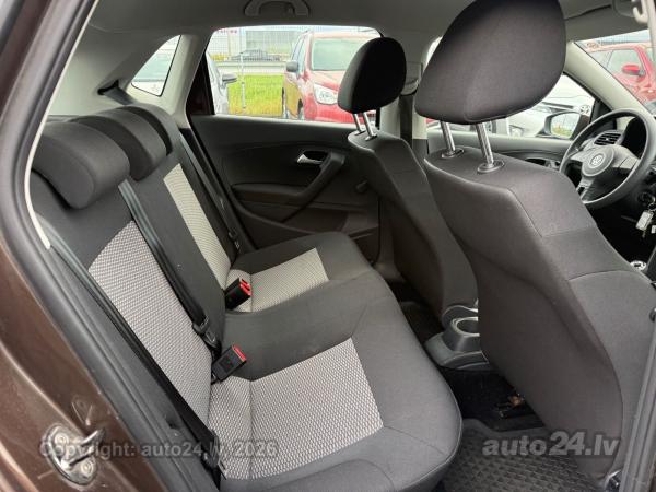 Volkswagen Polo 2014 in Tallinn on AUTOMOTO.COM.LV Brown Volkswagen Polo 2014 in Tallinn, with an engine capacity of 1.20 L and mileage of 110 thousand km for 4990 €, photo 10 on AUTOMOTO.COM.LV