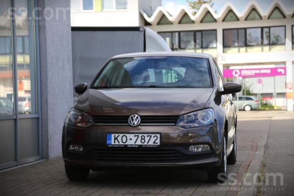 Brown Volkswagen Polo 2017 in Riga, with an engine capacity of 1.00 L and mileage of 181 thousand km for 4995 €, photo 1 on AUTOMOTO.COM.LV
