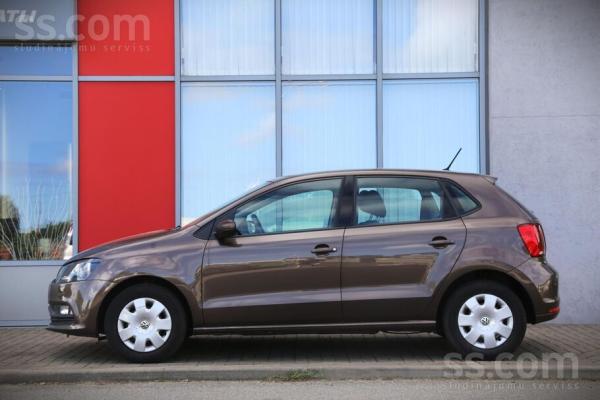 Brown Volkswagen Polo 2017 in Riga, with an engine capacity of 1.00 L and mileage of 181 thousand km for 4995 €, photo 2 on AUTOMOTO.COM.LV