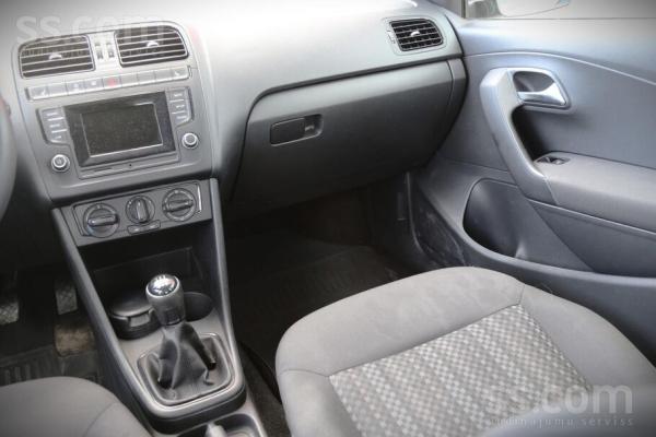 Brown Volkswagen Polo 2017 in Riga, with an engine capacity of 1.00 L and mileage of 181 thousand km for 4995 €, photo 9 on AUTOMOTO.COM.LV