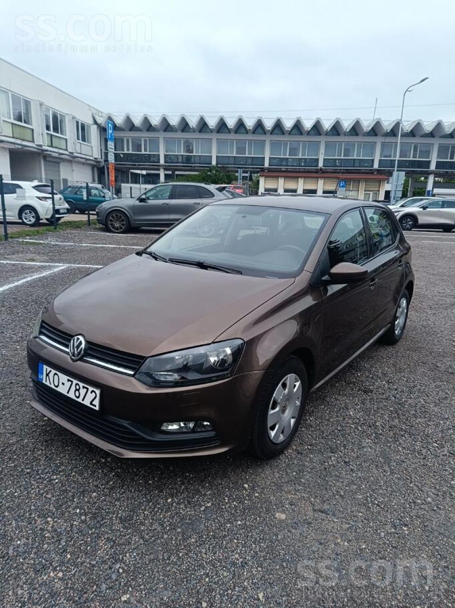 Brown Volkswagen Polo 2017 in Riga, with an engine capacity of 1.00 L and mileage of 178 thousand km for 4650 €, photo 1 on AUTOMOTO.COM.LV