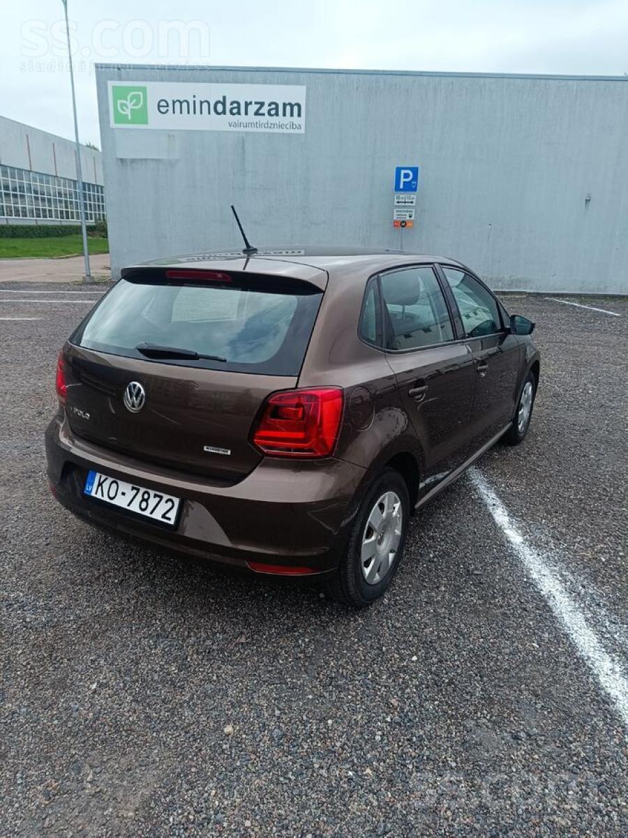 Brown Volkswagen Polo 2017 in Riga, with an engine capacity of 1.00 L and mileage of 178 thousand km for 4650 €, photo 3 on AUTOMOTO.COM.LV