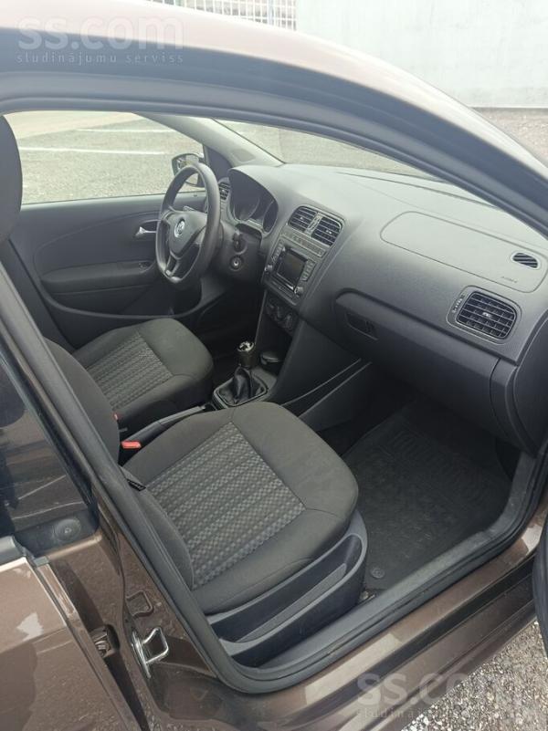 Brūns Volkswagen Polo 2017 Rīga, ar dzinēja tilpumu 1.00 L un nobraukumu 178 tūkst. km par 4650 €, foto 5 vietnē AUTOMOTO.COM.LV