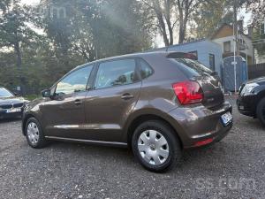 Brown Volkswagen Polo 2017 in Riga, with an engine capacity of 1.00 L and mileage of 0 thousand km for 4490 €, photo 5 on AUTOMOTO.COM.LV