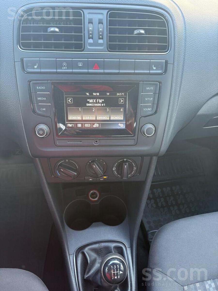 Brown Volkswagen Polo 2017 in Riga, with an engine capacity of 1.00 L and mileage of 0 thousand km for 4490 €, photo 8 on AUTOMOTO.COM.LV