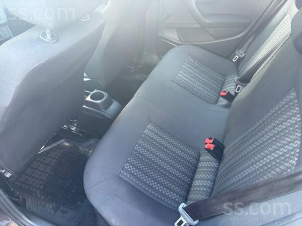 Brown Volkswagen Polo 2017 in Riga, with an engine capacity of 1.00 L and mileage of 0 thousand km for 4490 €, photo 10 on AUTOMOTO.COM.LV
