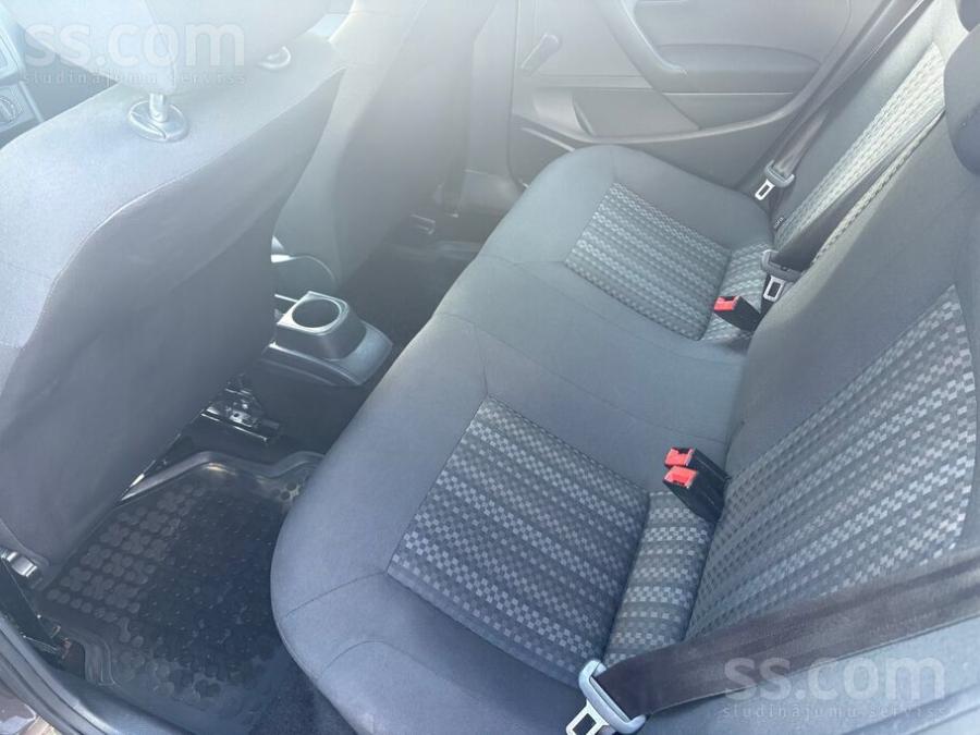 Brown Volkswagen Polo 2017 in Riga, with an engine capacity of 1.00 L and mileage of 0 thousand km for 4490 €, photo 10 on AUTOMOTO.COM.LV