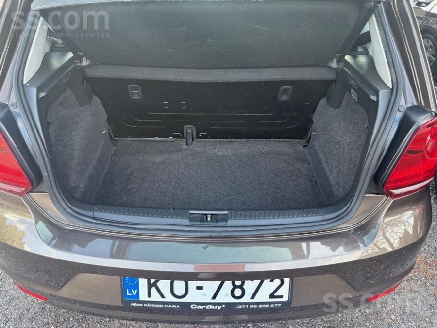 Brown Volkswagen Polo 2017 in Riga, with an engine capacity of 1.00 L and mileage of 0 thousand km for 4490 €, photo 11 on AUTOMOTO.COM.LV
