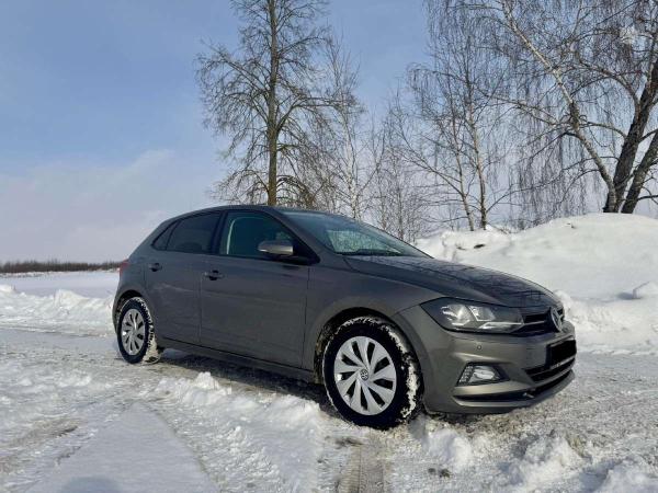 Brown Volkswagen Polo 2018 in Panevezys, with an engine capacity of 1.60 L and mileage of 288 thousand km for 7999 €, photo 4 on AUTOMOTO.COM.LV