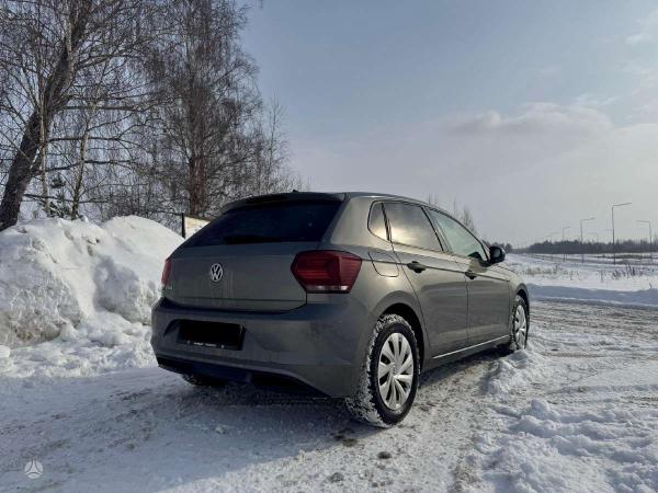 Brown Volkswagen Polo 2018 in Panevezys, with an engine capacity of 1.60 L and mileage of 288 thousand km for 7999 €, photo 5 on AUTOMOTO.COM.LV