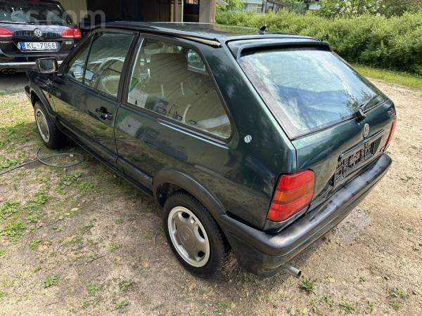 Zaļš Volkswagen Polo 1993 Rīga, ar dzinēja tilpumu 1.00 L un nobraukumu 300 tūkst. km par 1150 €, foto 4 vietnē AUTOMOTO.COM.LV