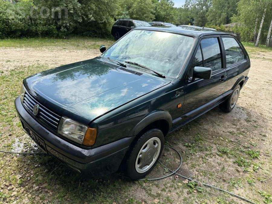 Green Volkswagen Polo 1993 in Riga, with an engine capacity of 1.00 L and mileage of 300 thousand km for 1150 €, photo 6 on AUTOMOTO.COM.LV