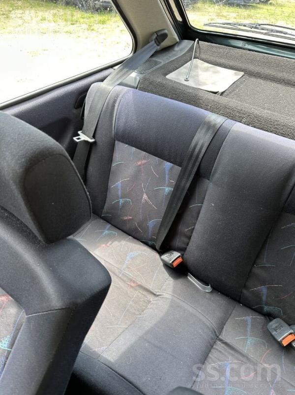 Zaļš Volkswagen Polo 1993 Rīga, ar dzinēja tilpumu 1.00 L un nobraukumu 300 tūkst. km par 1150 €, foto 8 vietnē AUTOMOTO.COM.LV