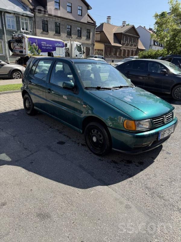 Green Volkswagen Polo 1995 in Riga, with an engine capacity of 1.40 L and mileage of 246 thousand km for 1550 €, photo 1 on AUTOMOTO.COM.LV