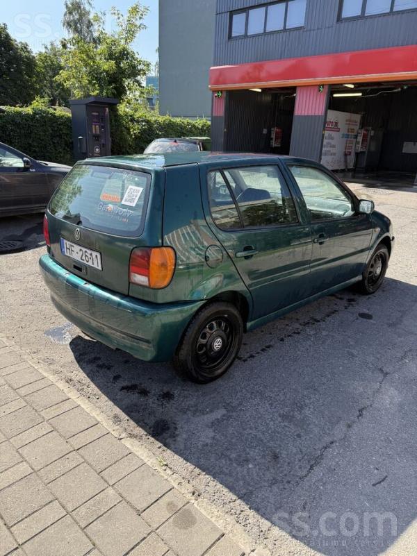 Green Volkswagen Polo 1995 in Riga, with an engine capacity of 1.40 L and mileage of 246 thousand km for 1550 €, photo 2 on AUTOMOTO.COM.LV