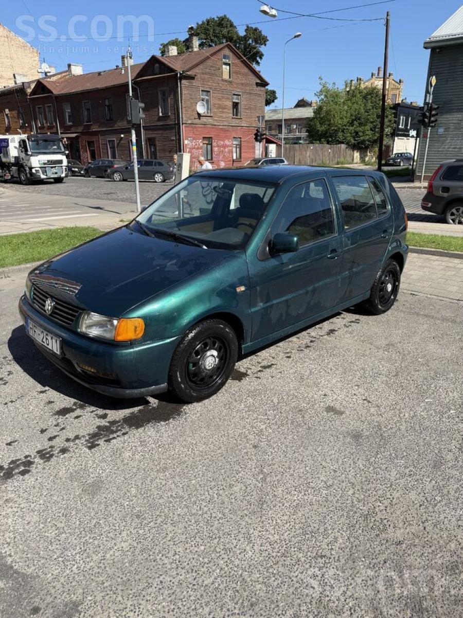 Green Volkswagen Polo 1995 in Riga, with an engine capacity of 1.40 L and mileage of 246 thousand km for 1550 €, photo 3 on AUTOMOTO.COM.LV