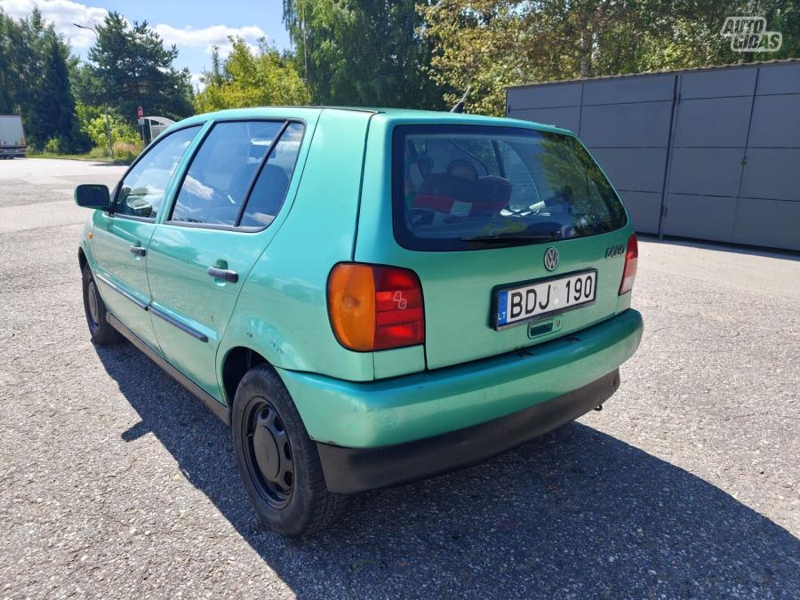 Green Volkswagen Polo 1996 in Jonava, with an engine capacity of 1.00 L and mileage of 118 thousand km for 500 €, photo 4 on AUTOMOTO.COM.LV