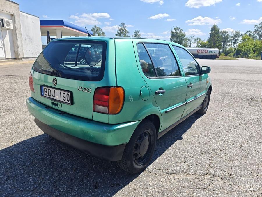 Green Volkswagen Polo 1996 in Jonava, with an engine capacity of 1.00 L and mileage of 118 thousand km for 500 €, photo 5 on AUTOMOTO.COM.LV