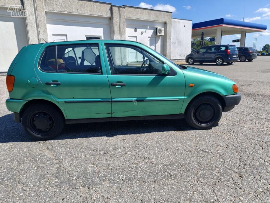 Green Volkswagen Polo 1996 in Jonava, with an engine capacity of 1.00 L and mileage of 118 thousand km for 500 €, photo 8 on AUTOMOTO.COM.LV