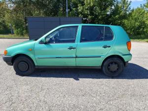 Green Volkswagen Polo 1996 in Jonava, with an engine capacity of 1.00 L and mileage of 118 thousand km for 500 €, photo 9 on AUTOMOTO.COM.LV