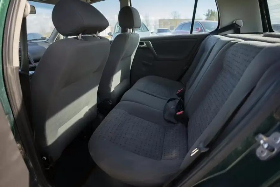 Zaļš Volkswagen Polo 2000 Liepāja, ar dzinēja tilpumu 1.40 L un nobraukumu 283 tūkst. km par 1150 €, foto 10 vietnē AUTOMOTO.COM.LV