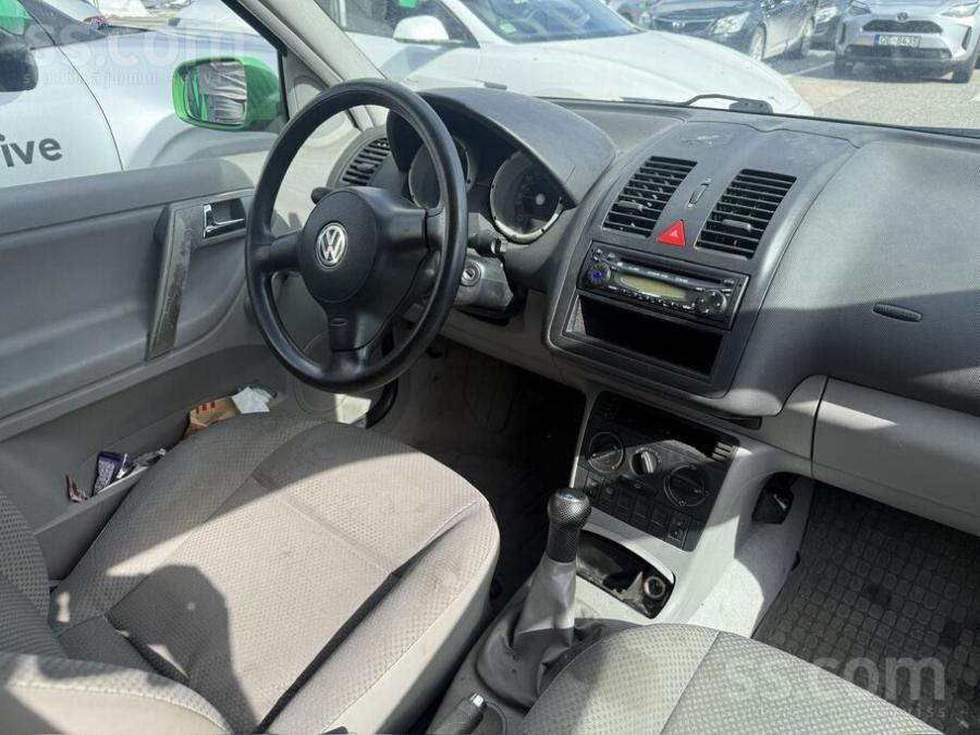 Green Volkswagen Polo 2000 in Riga, with an engine capacity of 1.40 L and mileage of 201 thousand km for 890 €, photo 8 on AUTOMOTO.COM.LV