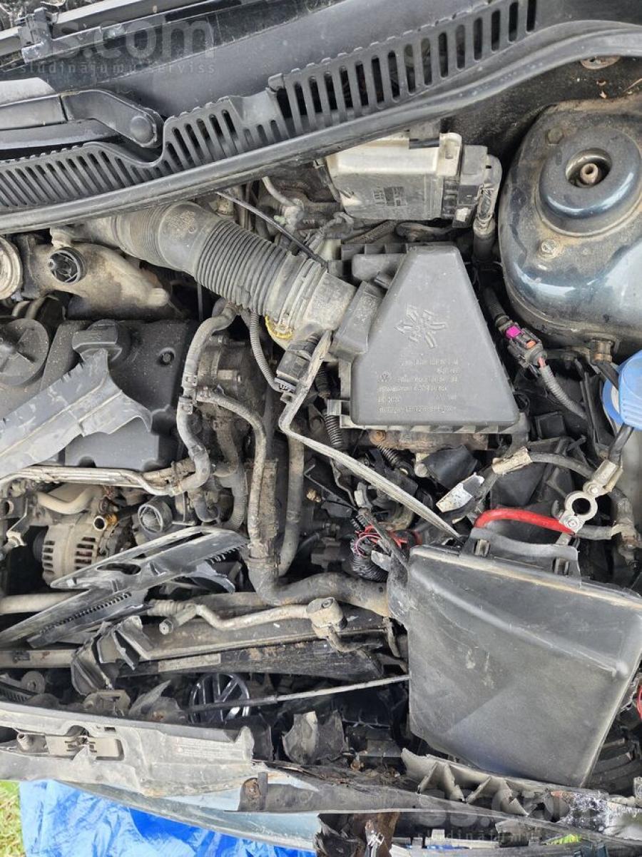 Zaļš Volkswagen Polo 2002 Rēzekne, ar dzinēja tilpumu 1.40 L un nobraukumu 401 tūkst. km par 350 €, foto 9 vietnē AUTOMOTO.COM.LV